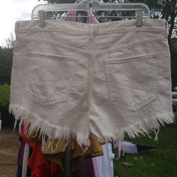 Free People | Shorts | Free People Soft Relaxed White Cut Offs Nwt ...
